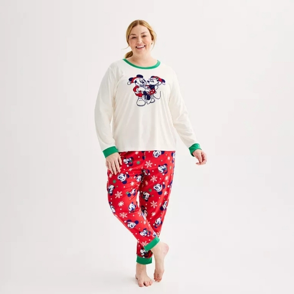 Disney | Intimates & Sleepwear | Disneys Holiday Plus Size Pajama Top ...